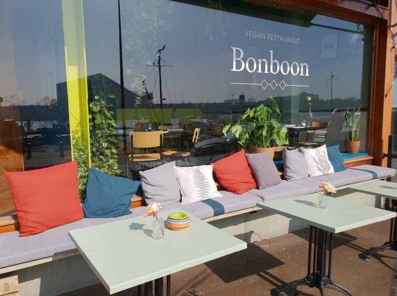 10 Delicious vegetarian and vegan restaurants in Amsterdam. A ...