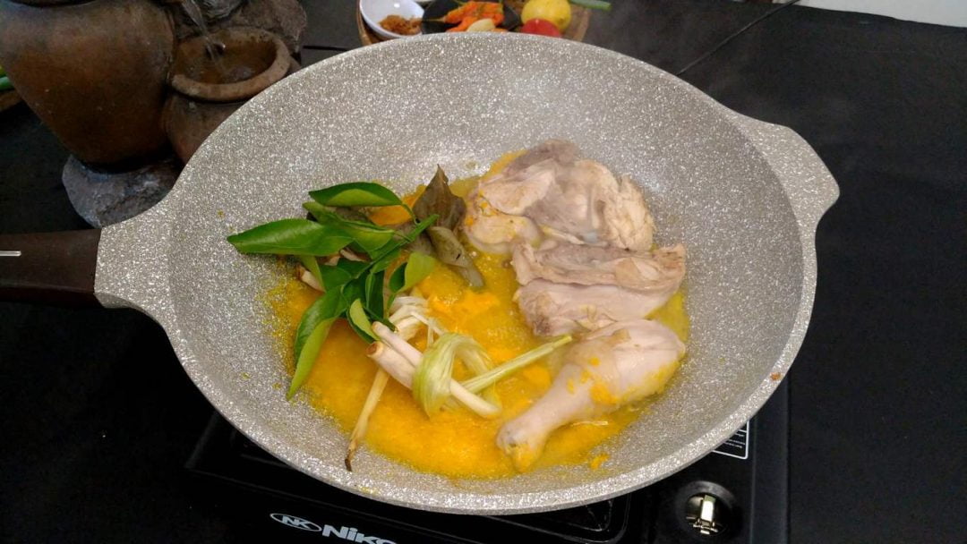 How to make Soto Ayam from scratch (Indonesian chicken soup). 10 easy ...