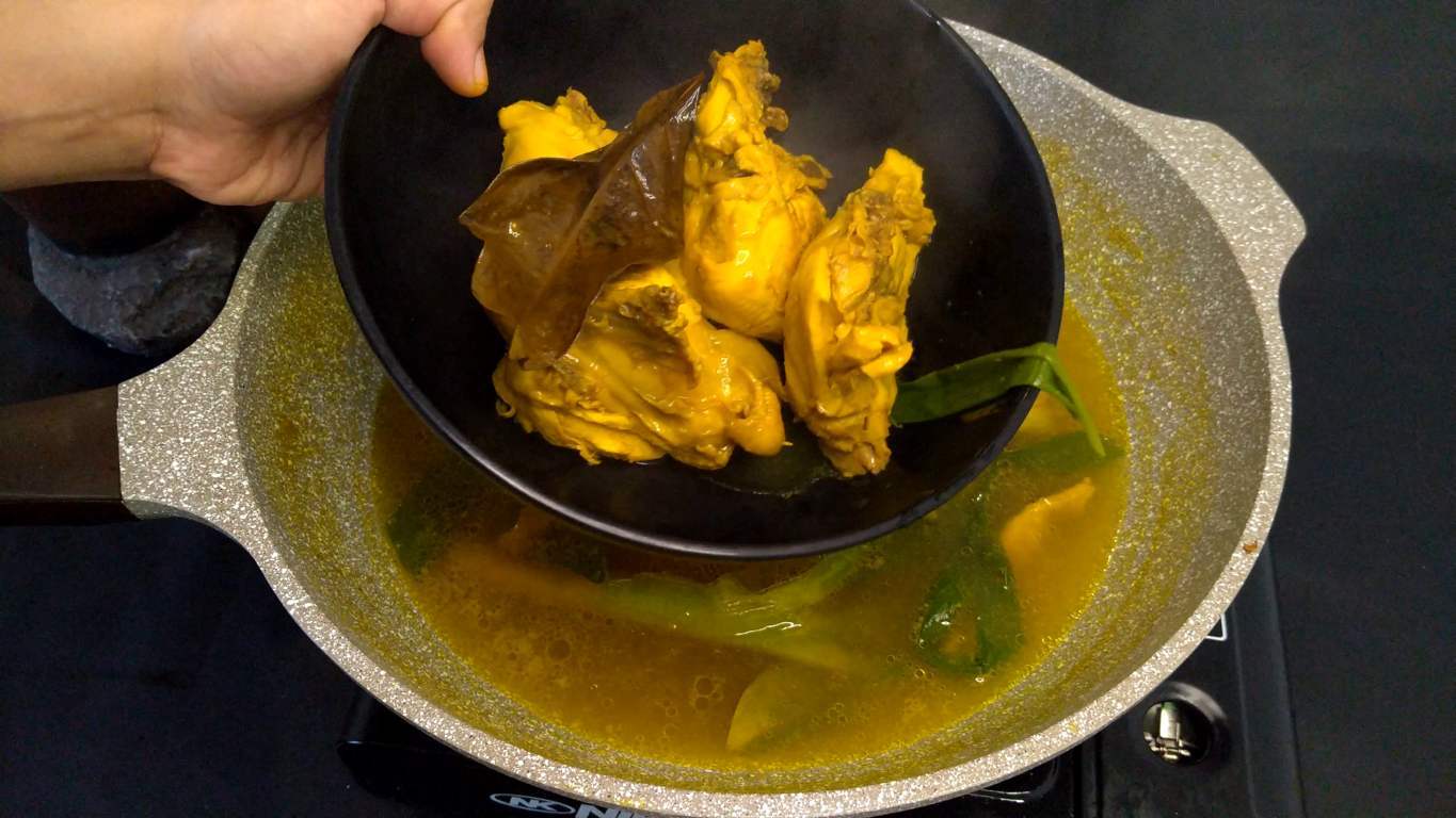 How to make Soto Ayam from scratch (Indonesian chicken soup). 10 easy ...